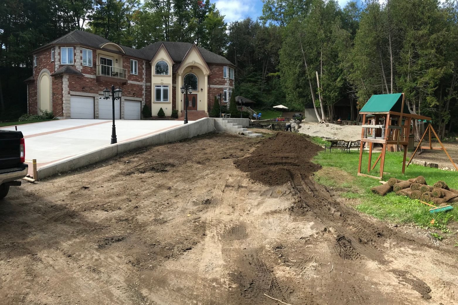 Sod Installation - Creative Landscaping & Post Holes Inc